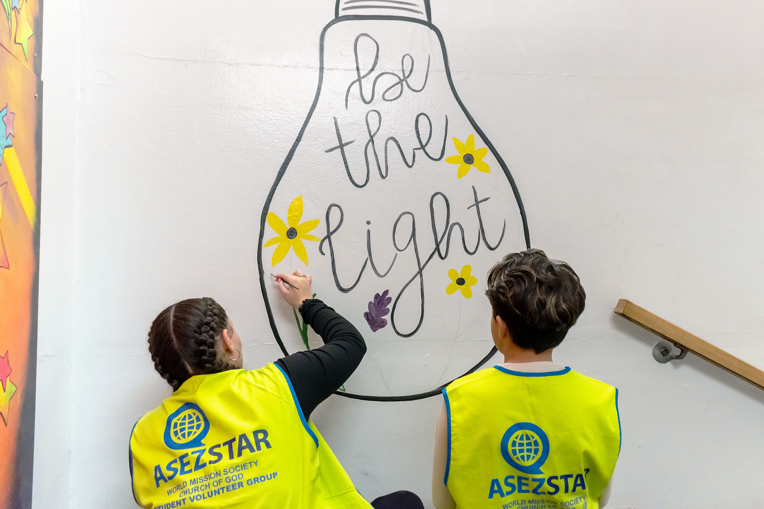 ASEZ STAR in Louisville, Kentucky, U.S., Paints a Mural at Minor ...