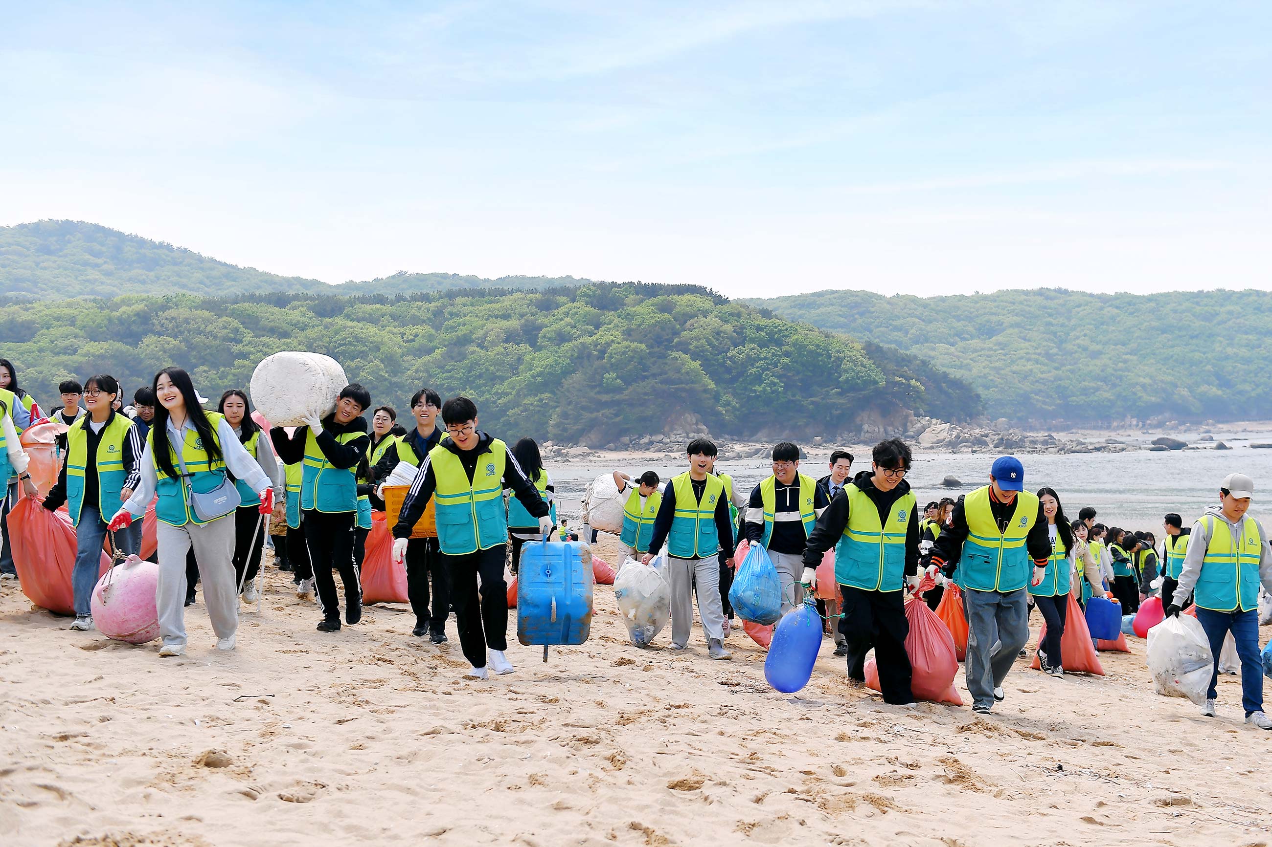 ASEZ WAO Members From Incheon and Bucheon Remove Plastic Waste at Silmi ...