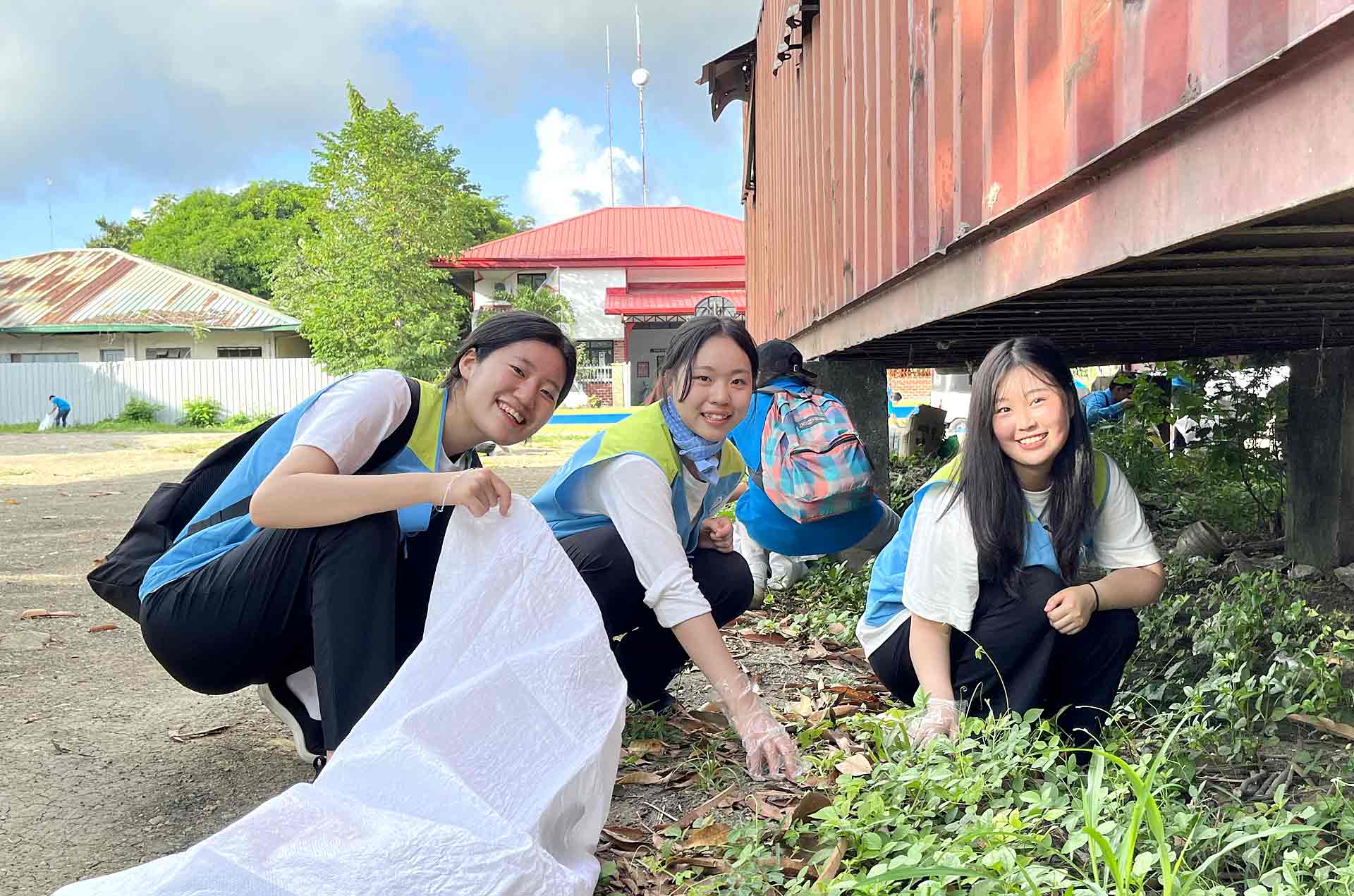 ASEZ Members of the Cavite State University, Philippines, Clean the ...
